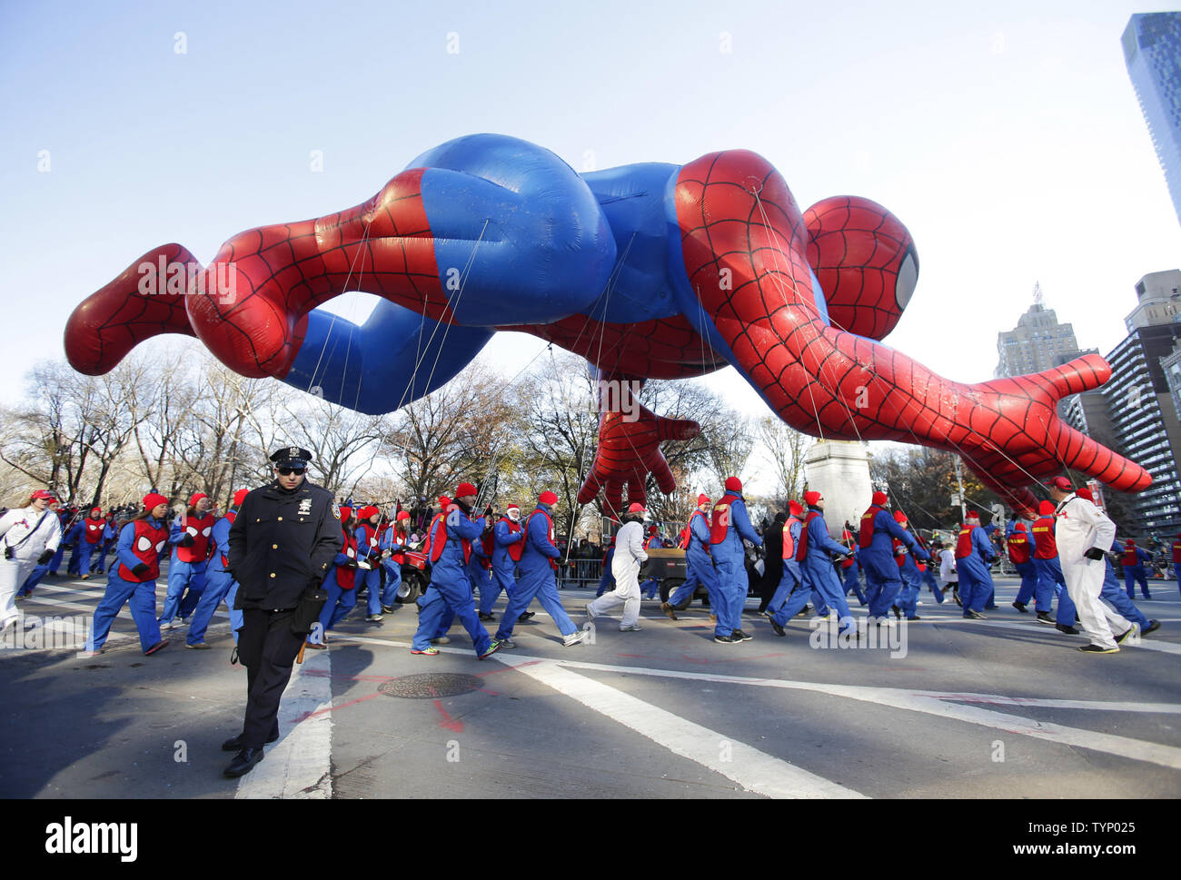 Spider man parade balloon hi-res stock photography and images - Alamy