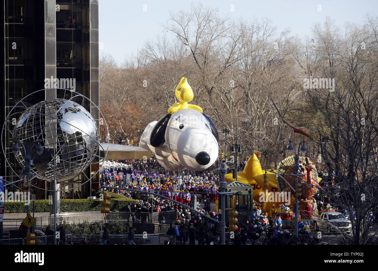 The Snoopy and Woodstock Balloon floats down the parade route at the ...