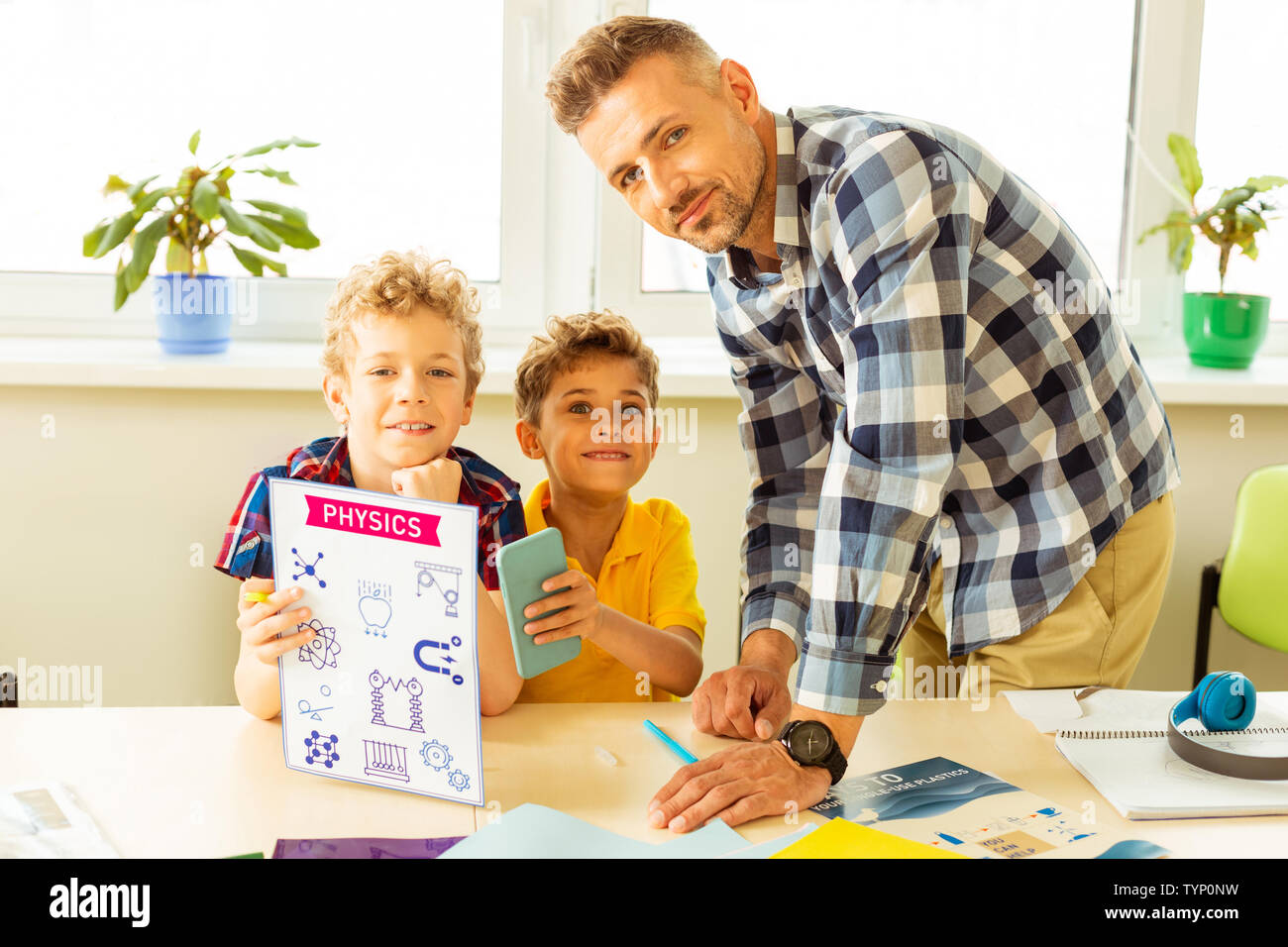 Physics lesson hi-res stock photography and images - Alamy