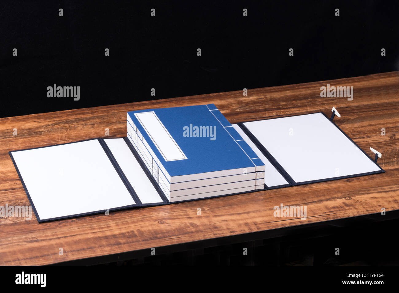 Rice paper books hi-res stock photography and images - Alamy