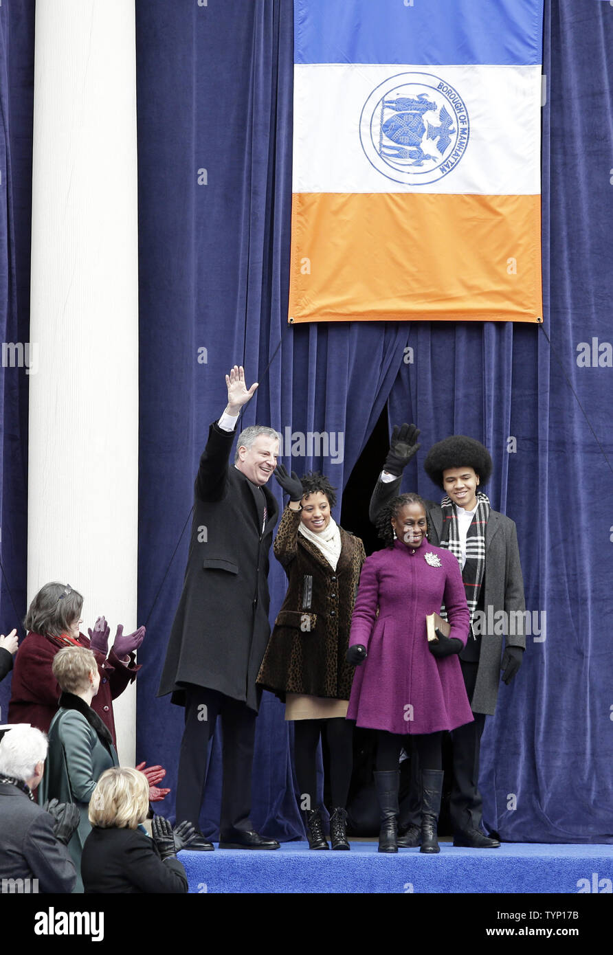 New York City's 109th Mayor Bill de Blasio with family members Chiara ...