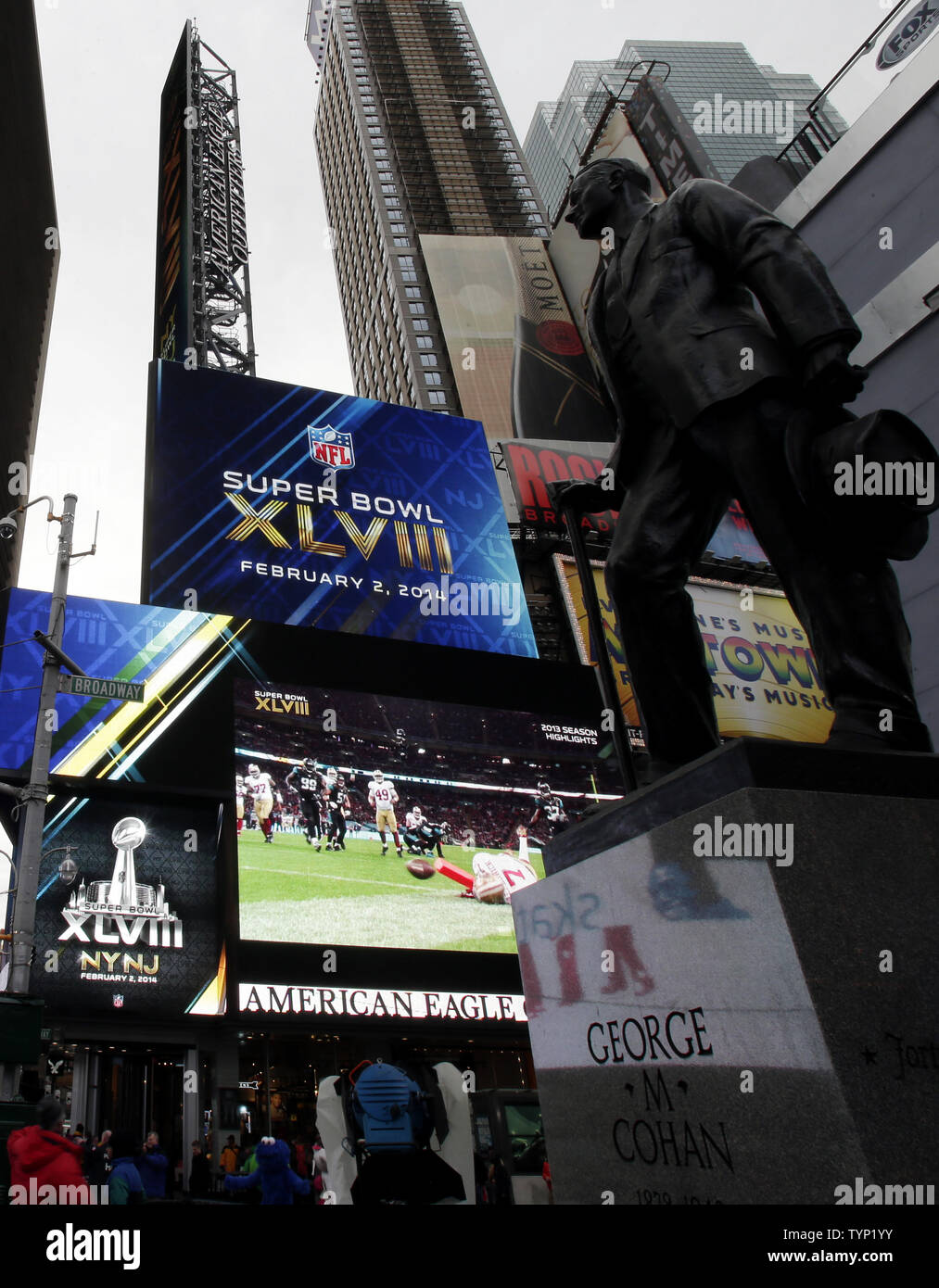 Super Bowl signs appear everywhere as construction takes place to ...