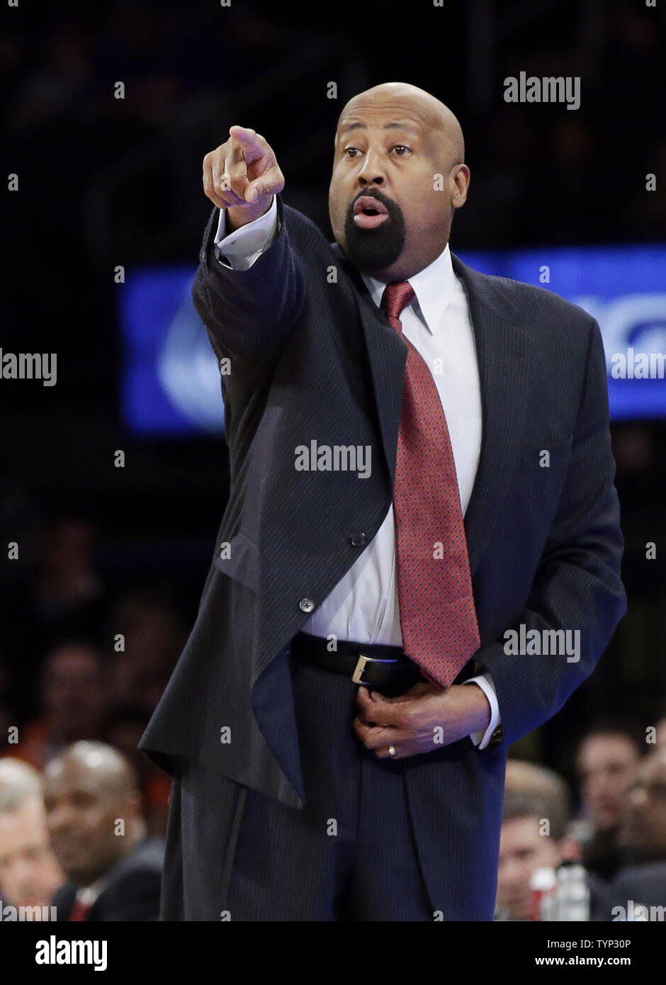 New York Knicks head coach Mike Woodson coaches while standing near the ...