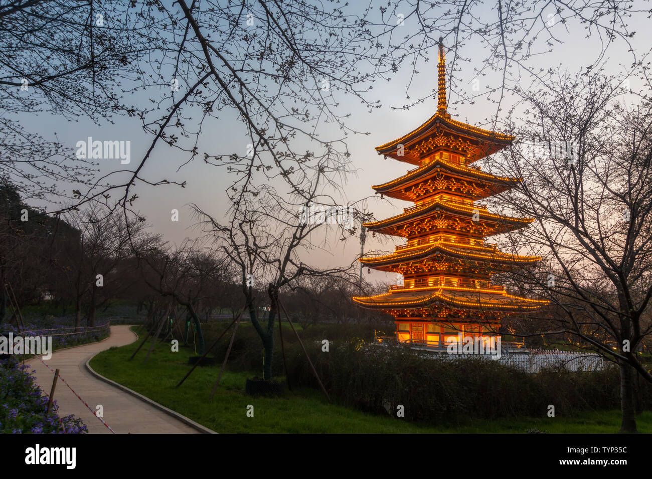 Five shrines hi-res stock photography and images - Alamy