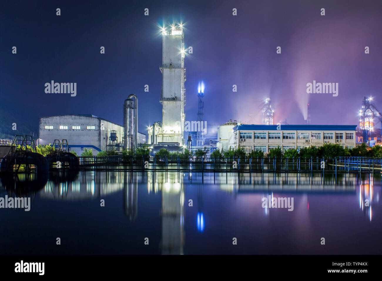 Night view of the steel mill Stock Photo - Alamy
