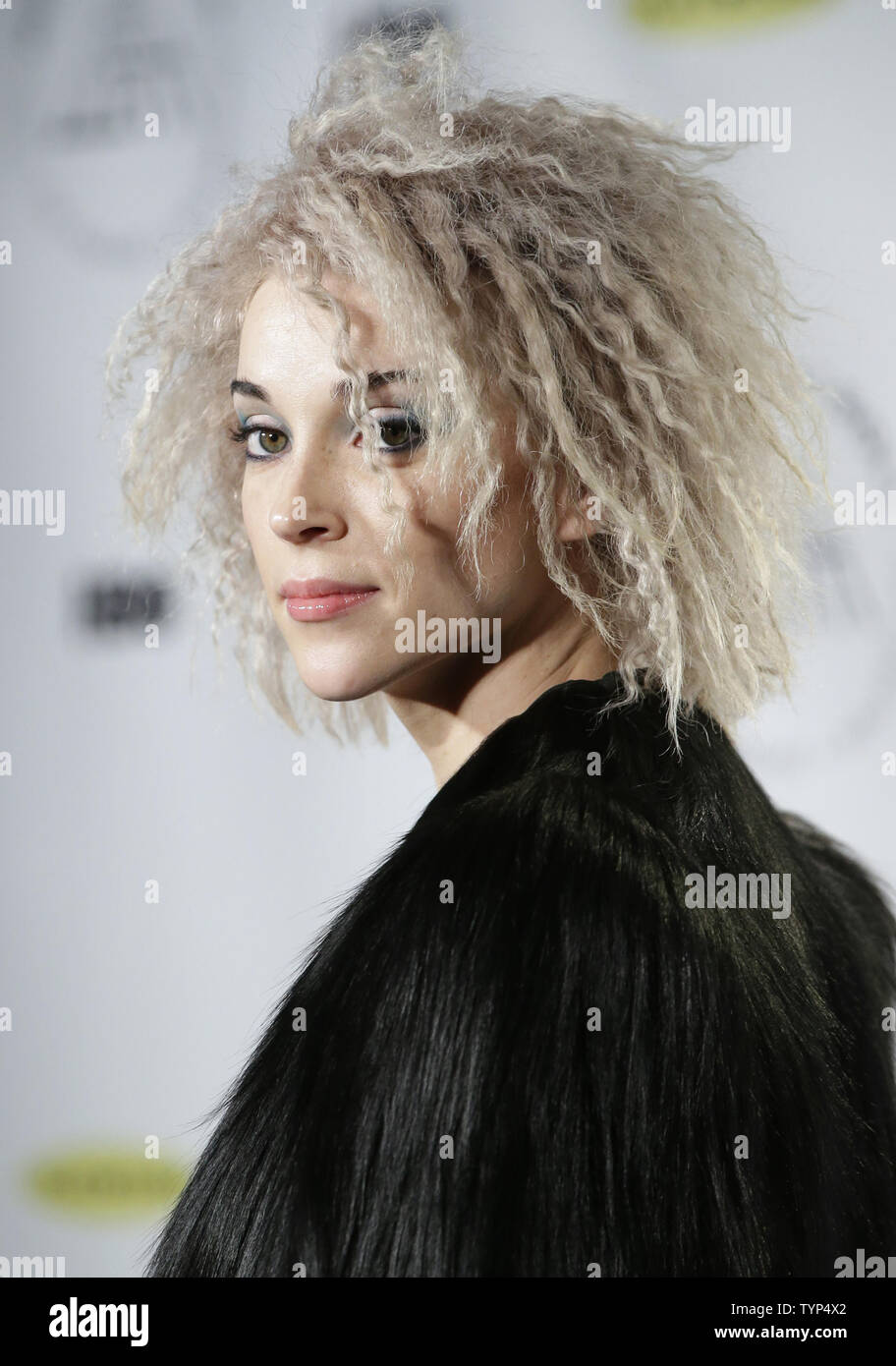 Annie st vincent hi-res stock photography and images - Alamy