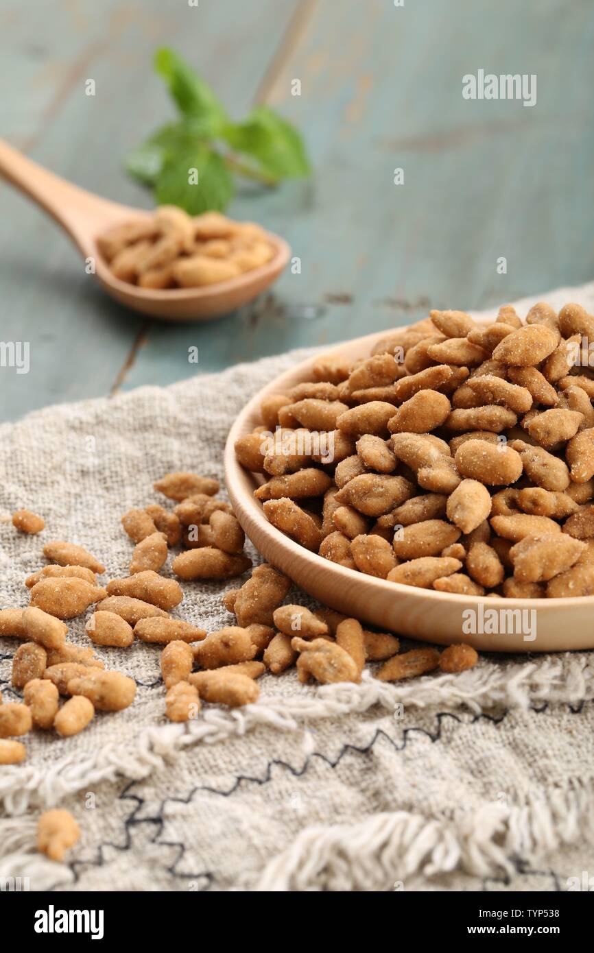 Nuts and melon seeds hi-res stock photography and images - Alamy