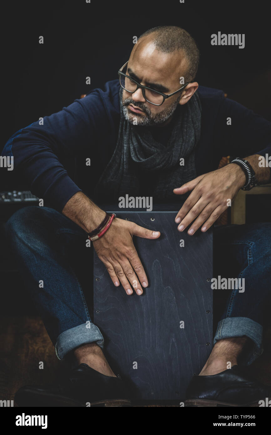 Peruvian cajon hi-res stock photography and images - Alamy