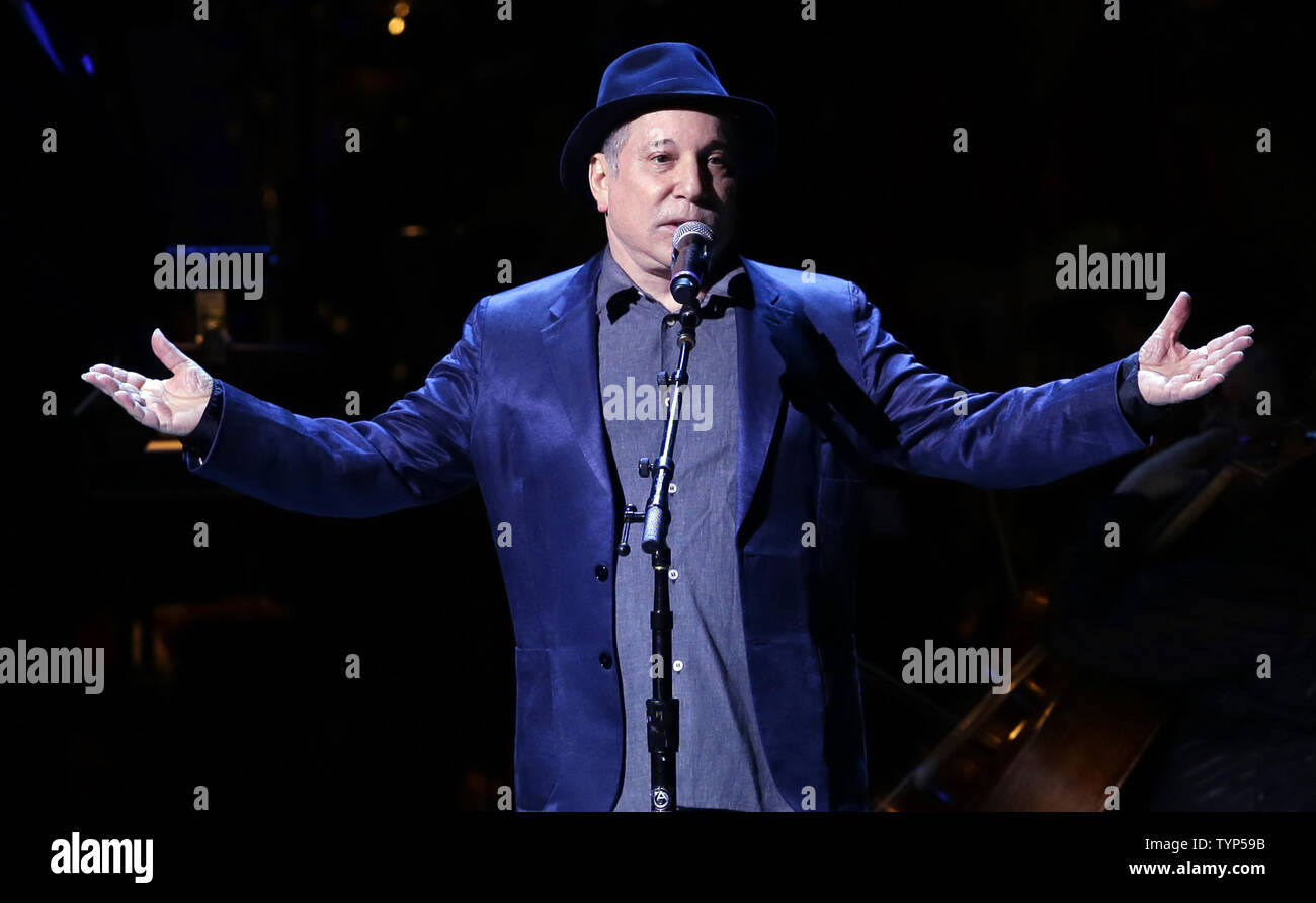 Paul simon new york hi-res stock photography and images - Alamy