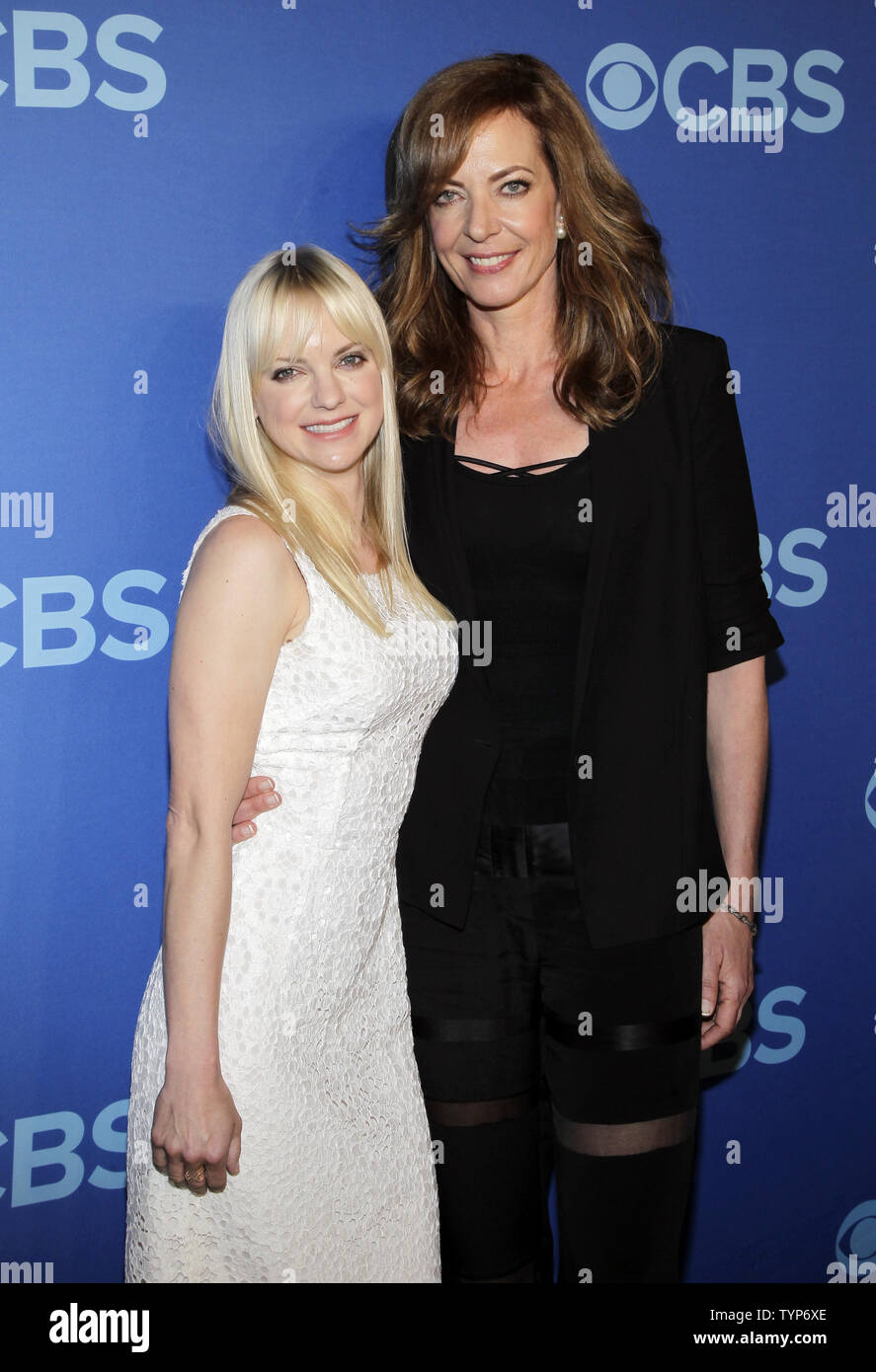Anna Faris and Allison Janney arrives on the red carpet at the CBS 2014 ...