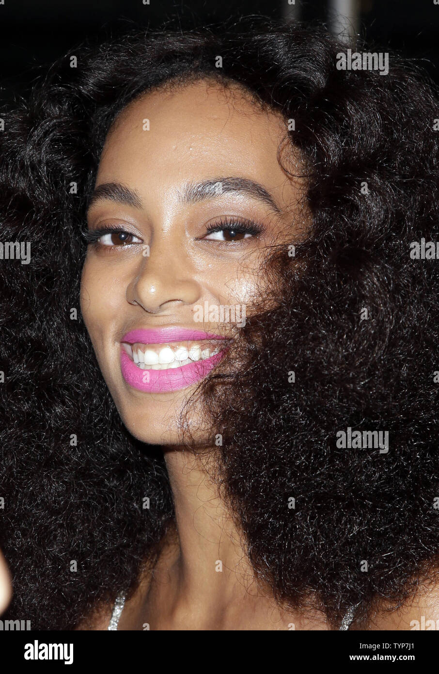 Solange Knowles arrives on the red carpet at the 2014 CFDA fashion ...