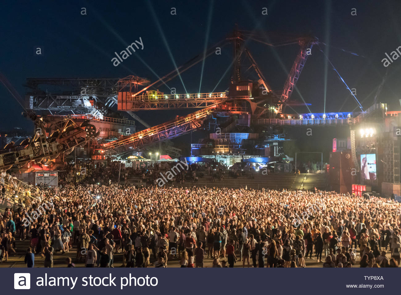 Enormous Crowd High Resolution Stock Photography and Images - Alamy