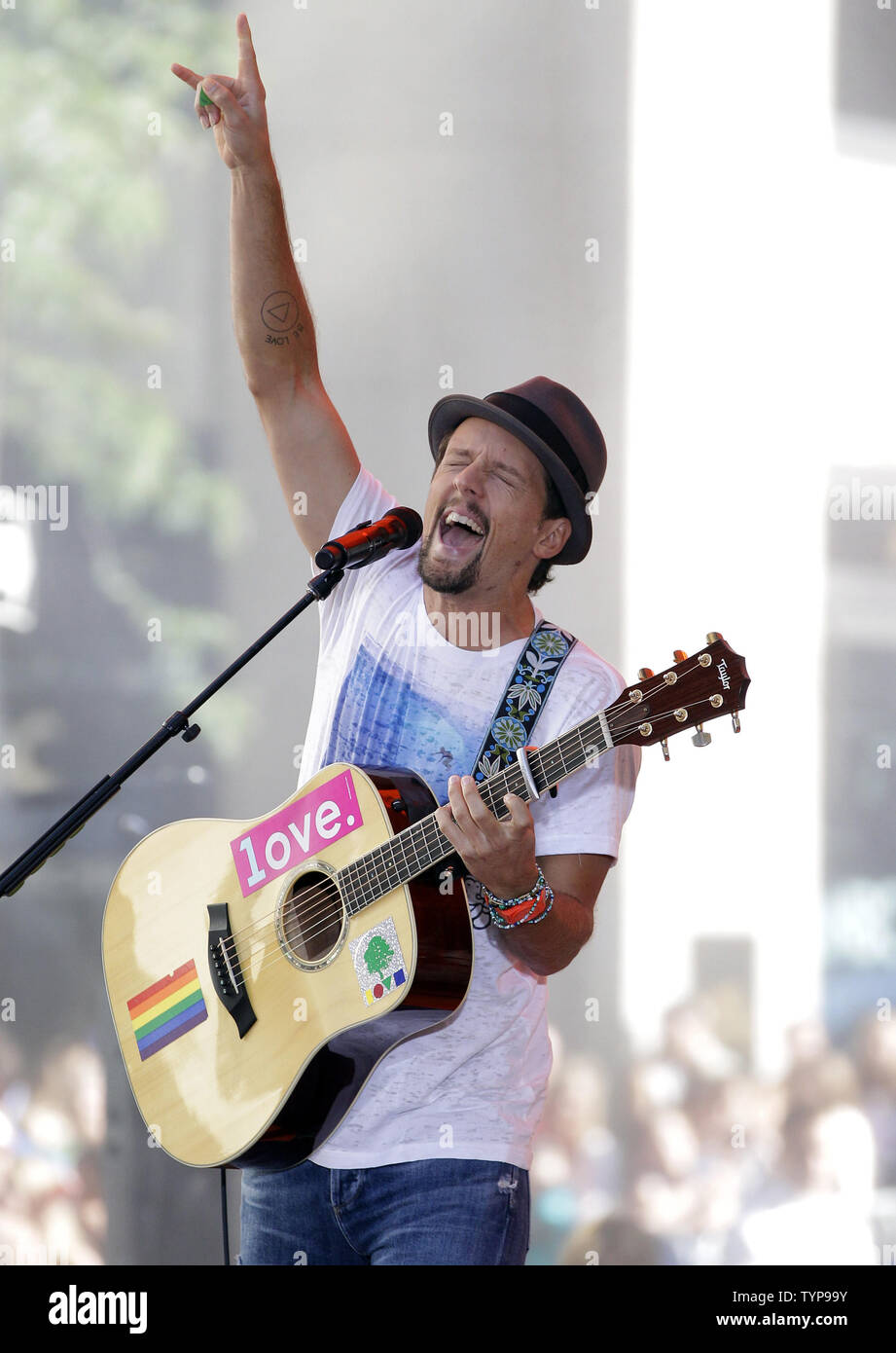 Jason Mraz performs on the NBC Today Show at Rockefeller Center in New ...