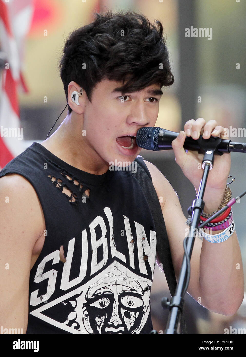 Calum Hood 5 Seconds Of Summer