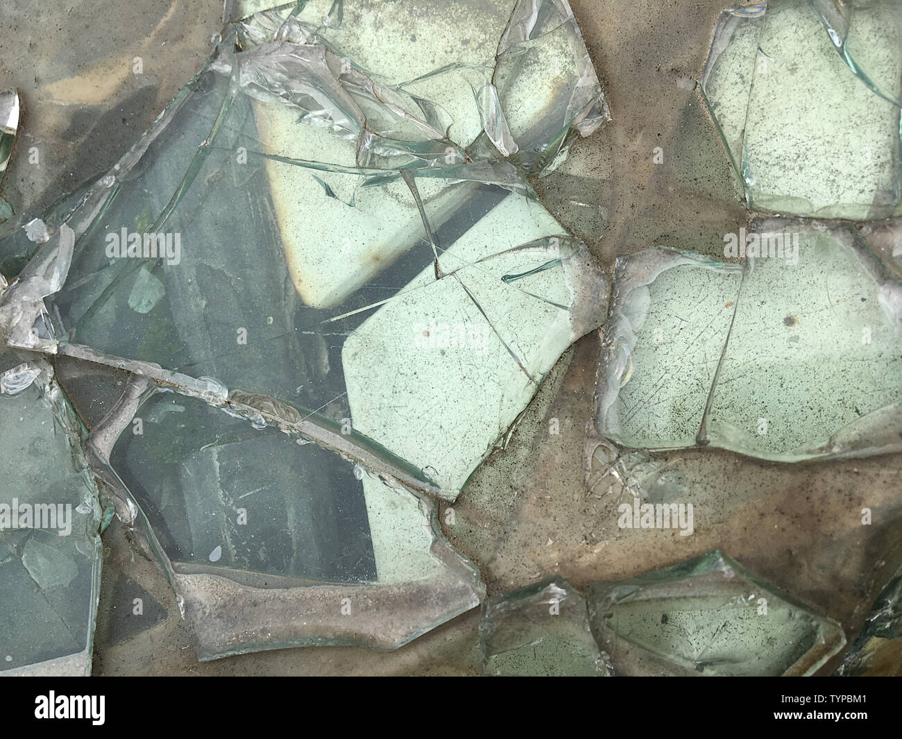 Shatter structure hi-res stock photography and images - Alamy