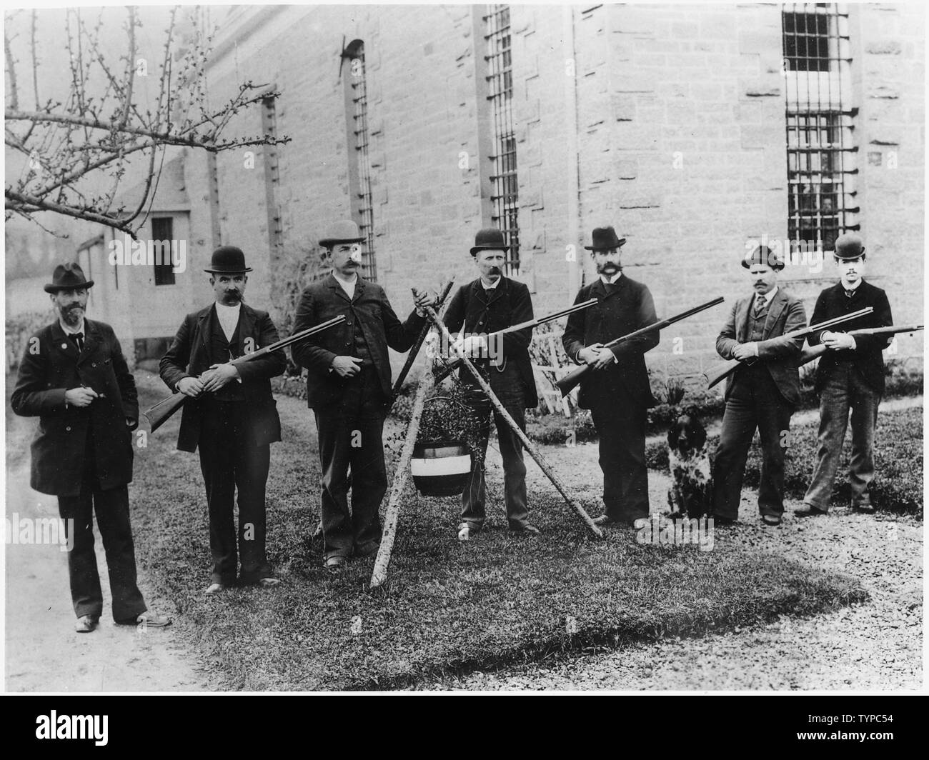 Warden guards hi-res stock photography and images - Alamy