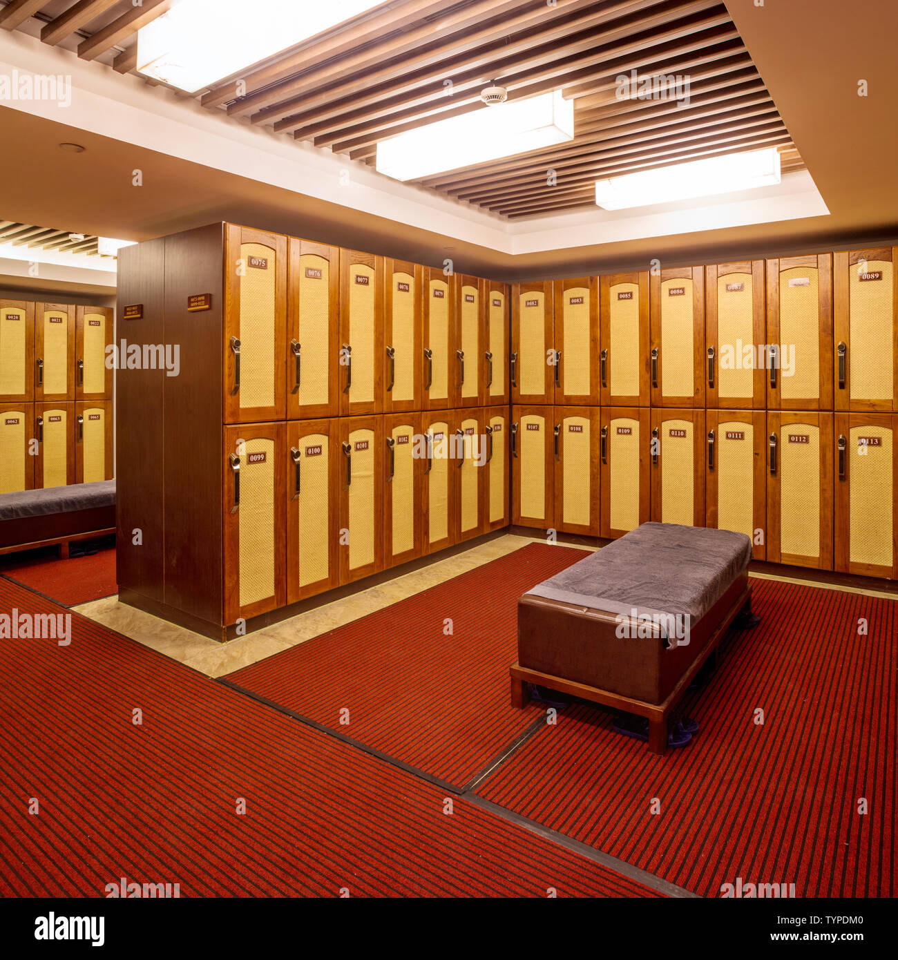 Female changing room gym hi-res stock photography and images - Alamy