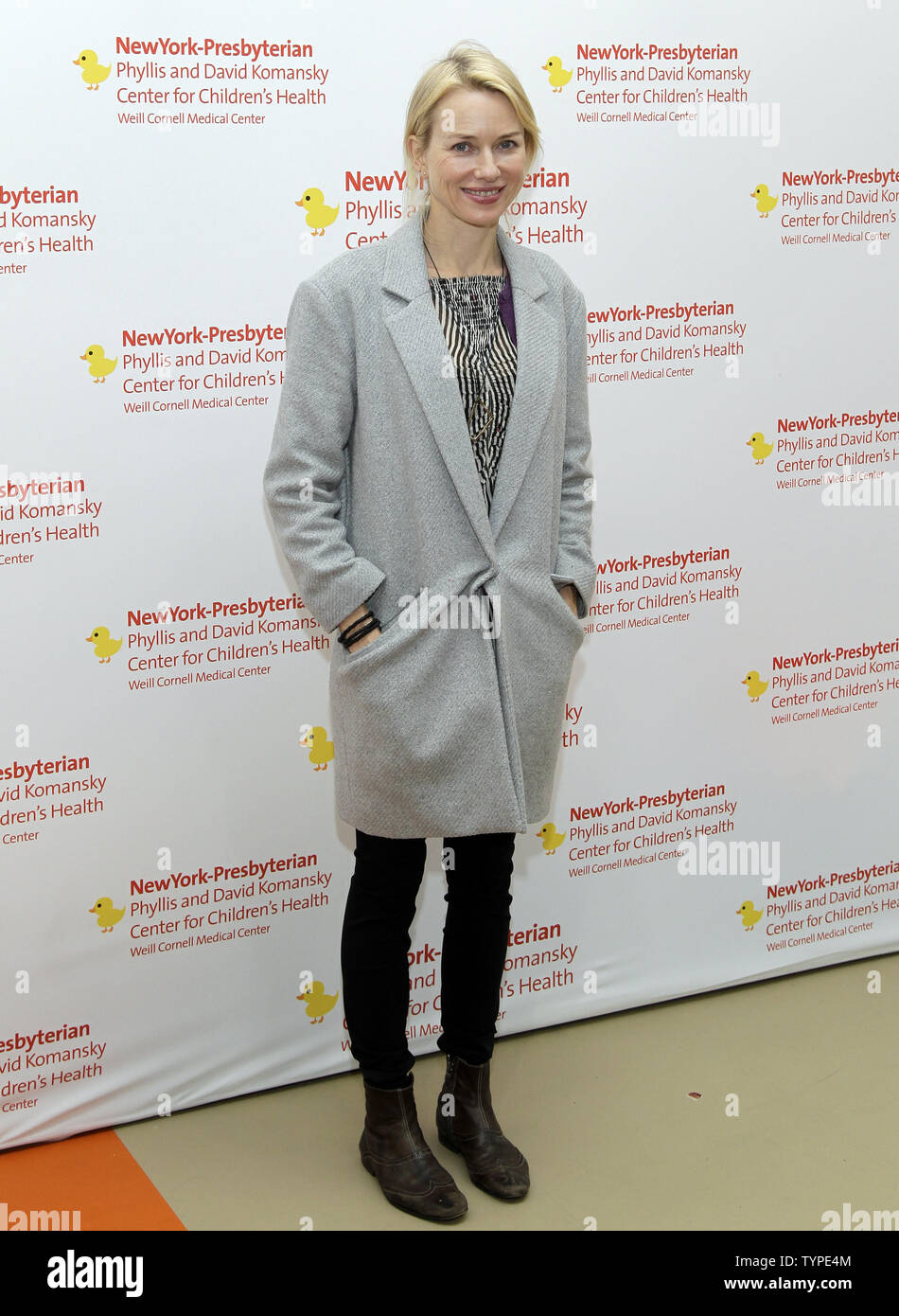 Naomi Watts arrives on the red carpet at the 25th annual Light Up a ...