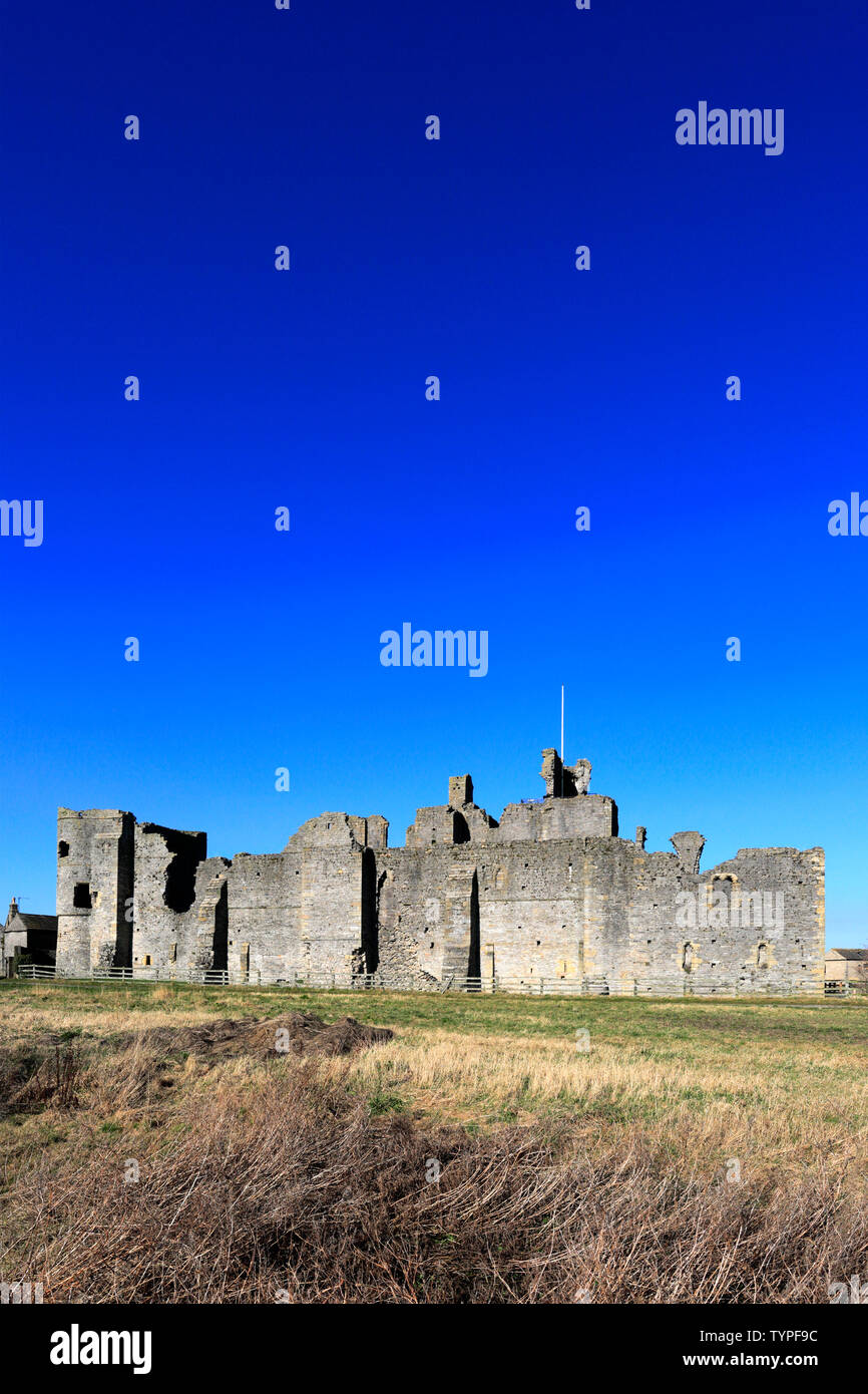 Ruins of Middleham castle, Middleham village, North Yorkshire County ...