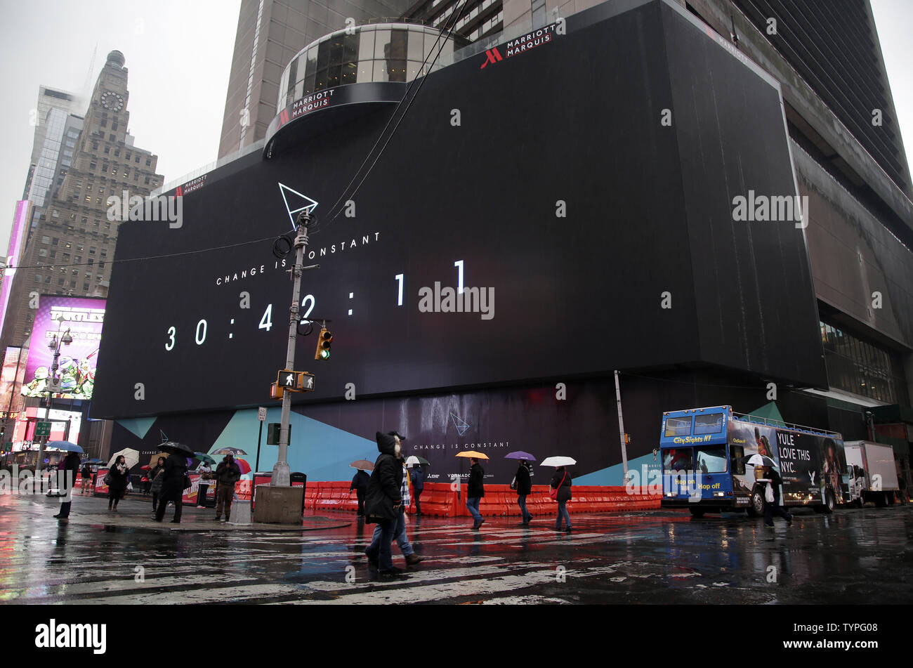 Marriott marquis new york billboard hi-res stock photography and images ...