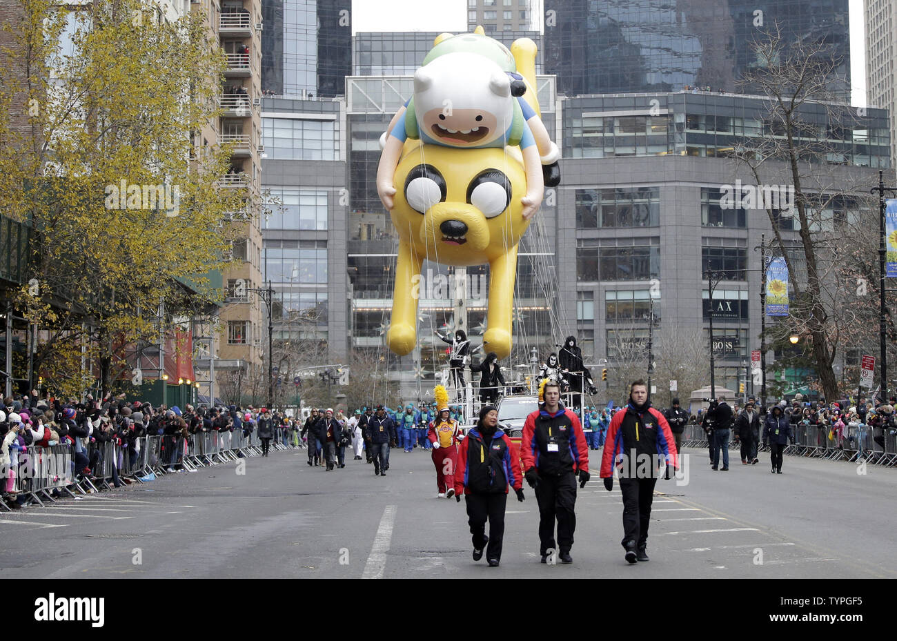 The giant Adventure Time balloons Finn and Jake floats down the parade ...