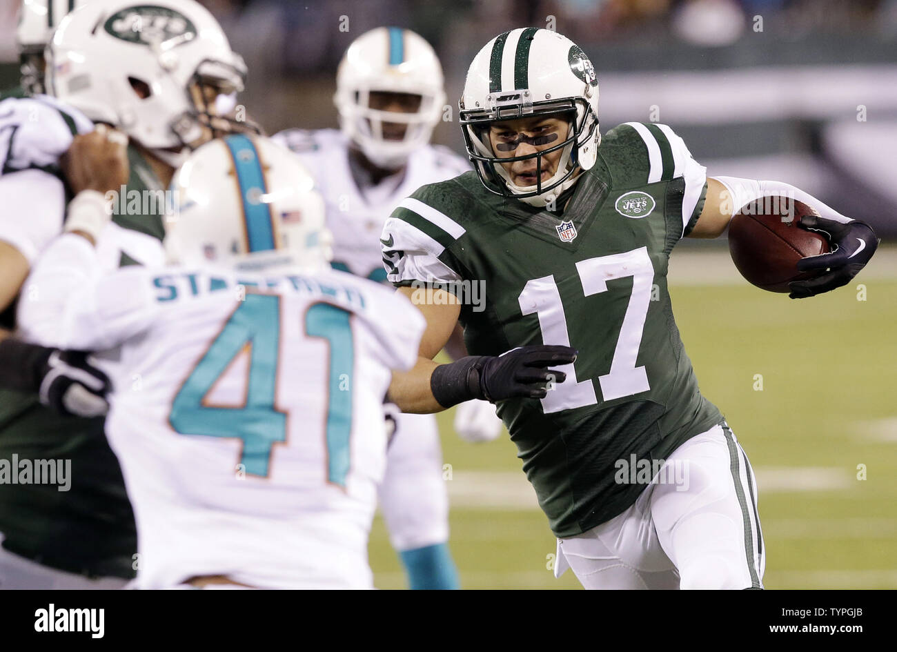 New York Jets Greg Salas runs for a 20 yard touchdown in the first ...