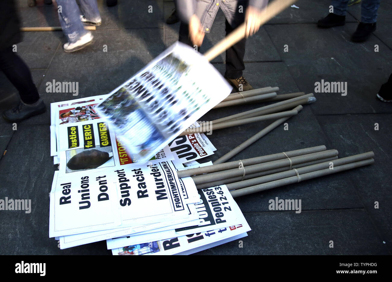 Times square grab hi-res stock photography and images - Alamy
