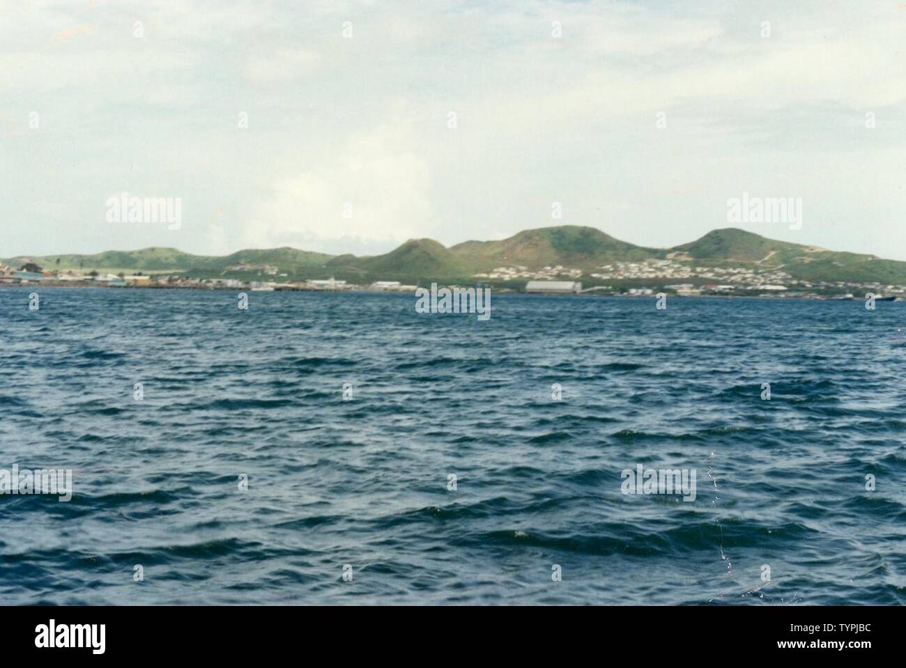 MOUNTAIN VIEW FROM THE WATER Stock Photo - Alamy