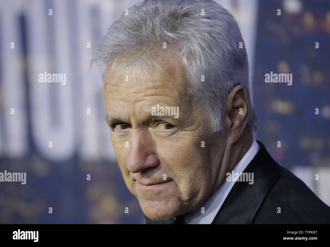 Alex Trebek arrives on the red carpet at the SNL 40th Anniversary ...