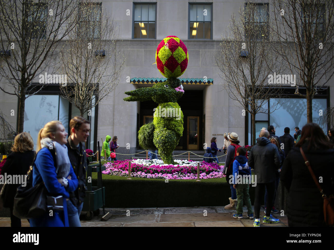 Easter rockefeller center manhattan new hi-res stock photography and ...