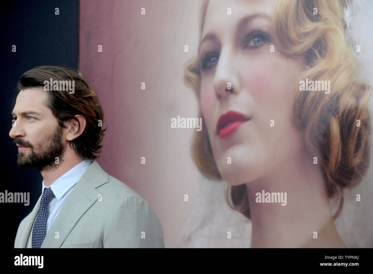 Michiel Huisman arrives on the red carpet at the Lionsgate New York ...