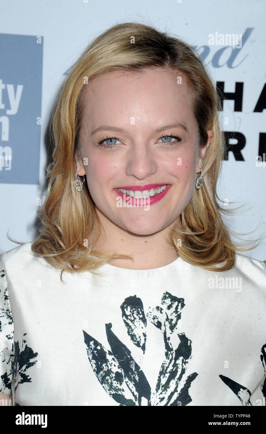 Elisabeth Moss arrives on the red carpet at the 42nd Chaplin Award Gala ...