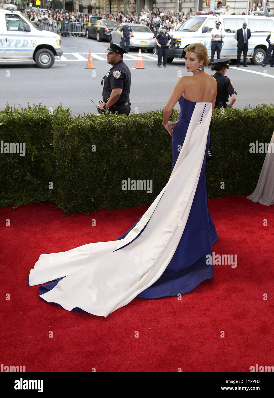 Ivanka Trump arrives on the red carpet at the Costume Institute Benefit ...