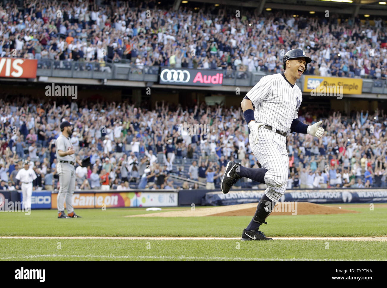 Detroit tigers justin verlander celebrates hi-res stock photography and ...