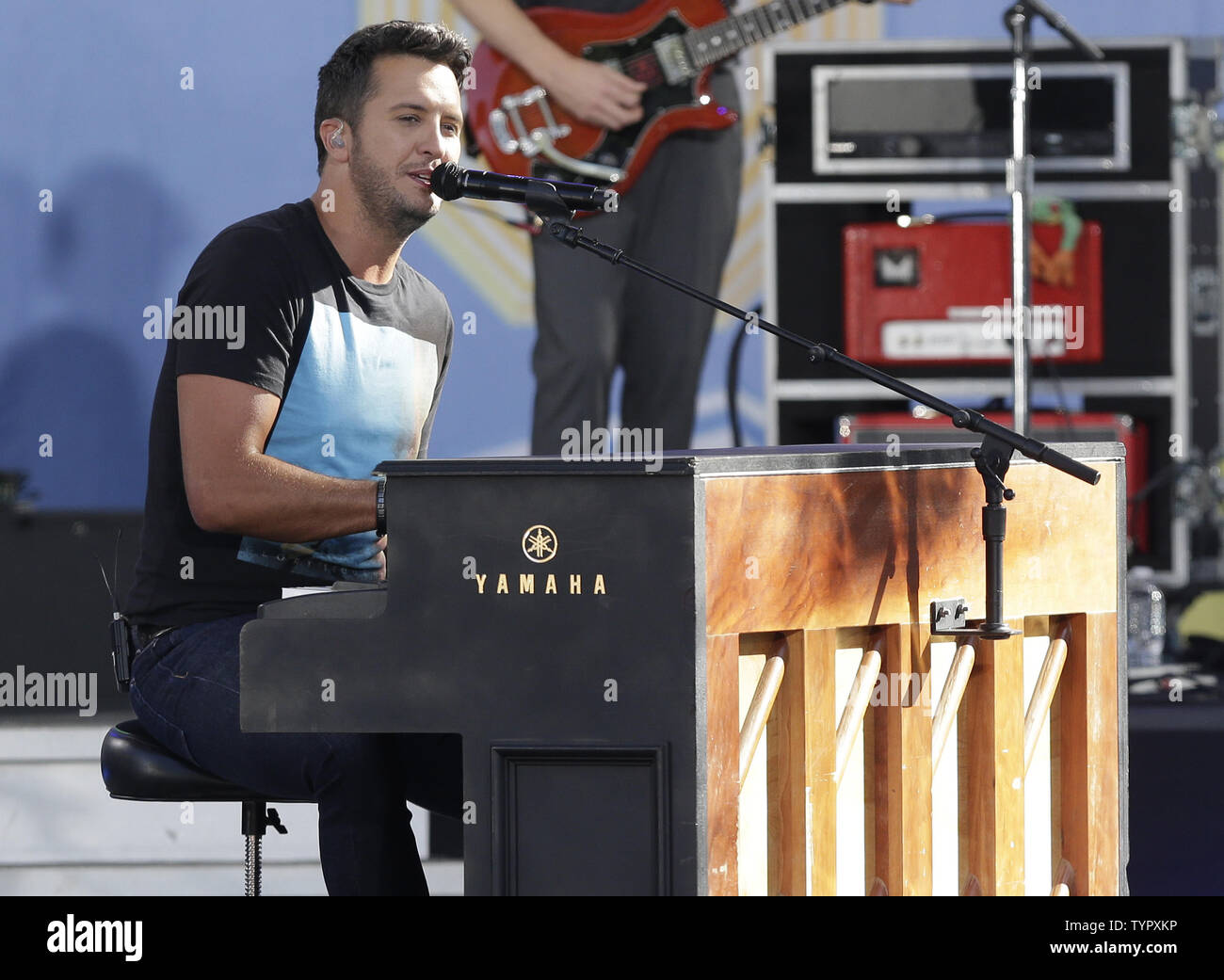 Luke Bryan performs on the Good Morning America Show at the Rumsey ...