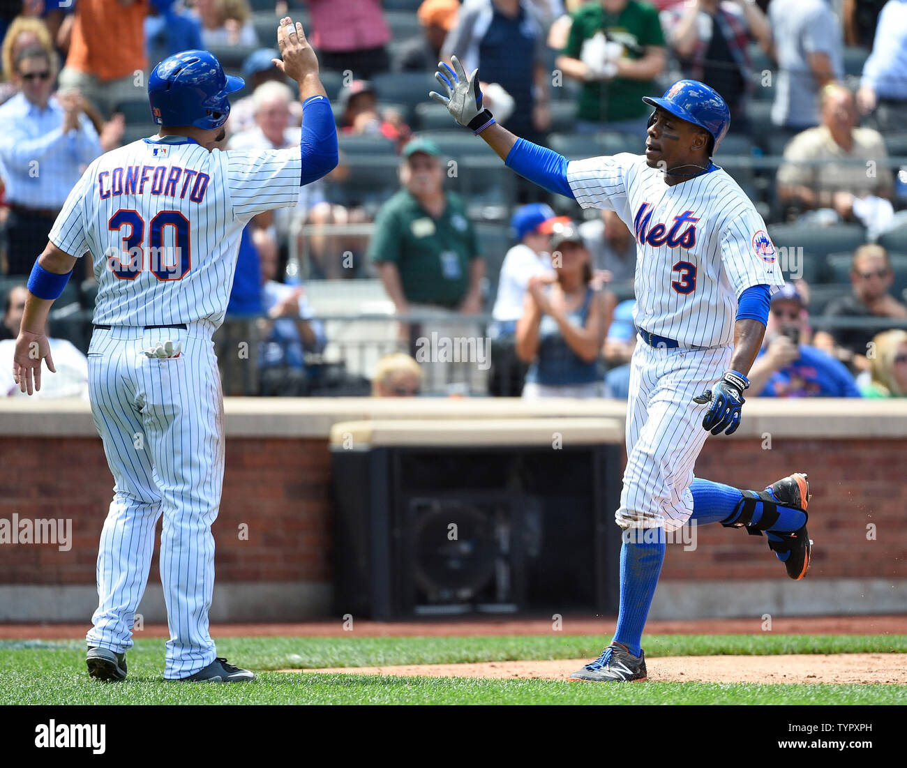 New york mets left fielder michael conforto 30 hi-res stock photography ...