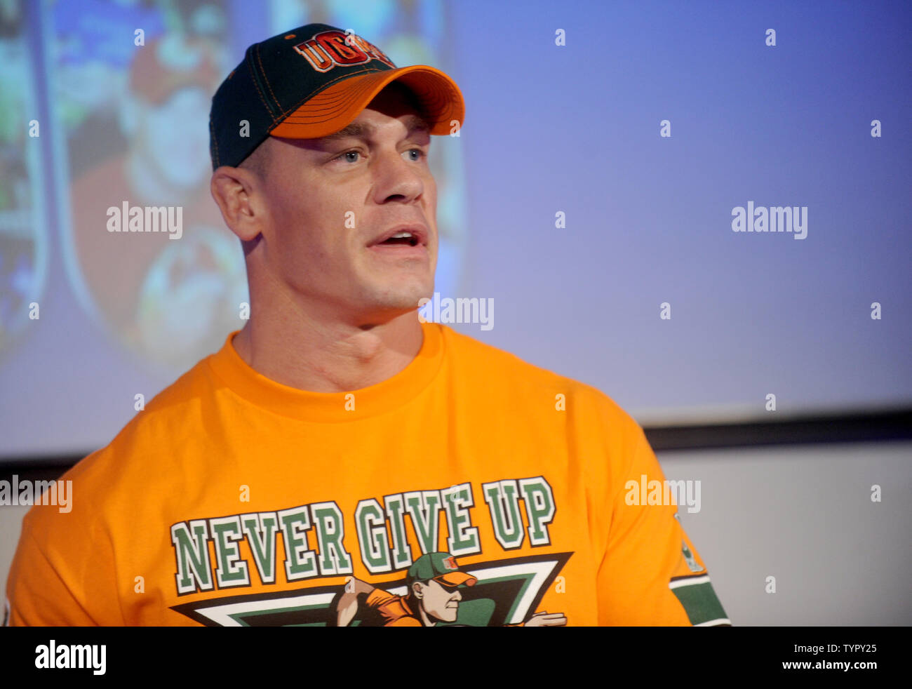 Dave and busters hi-res stock photography and images - Alamy