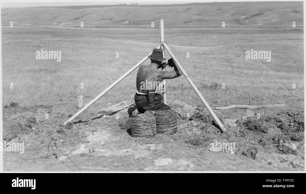 Wire fastened hi-res stock photography and images - Alamy