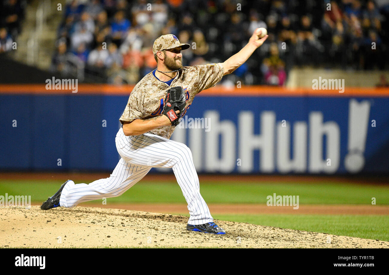 New York Mets starting pitcher Jonathon Niese (49) throws in the in the ...