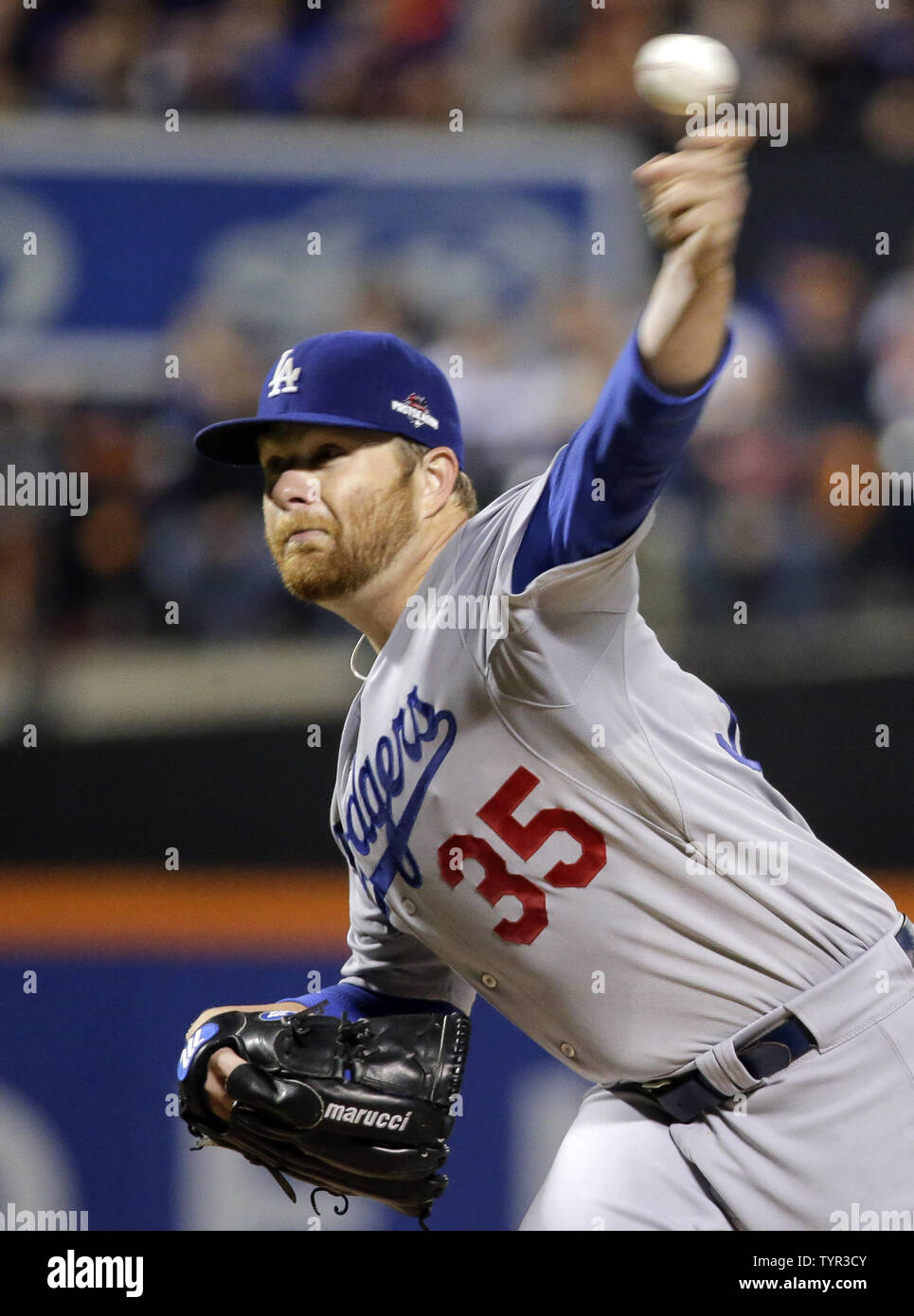 Los Angeles Dodgers starting pitcher Brett Anderson throws a pitch to ...