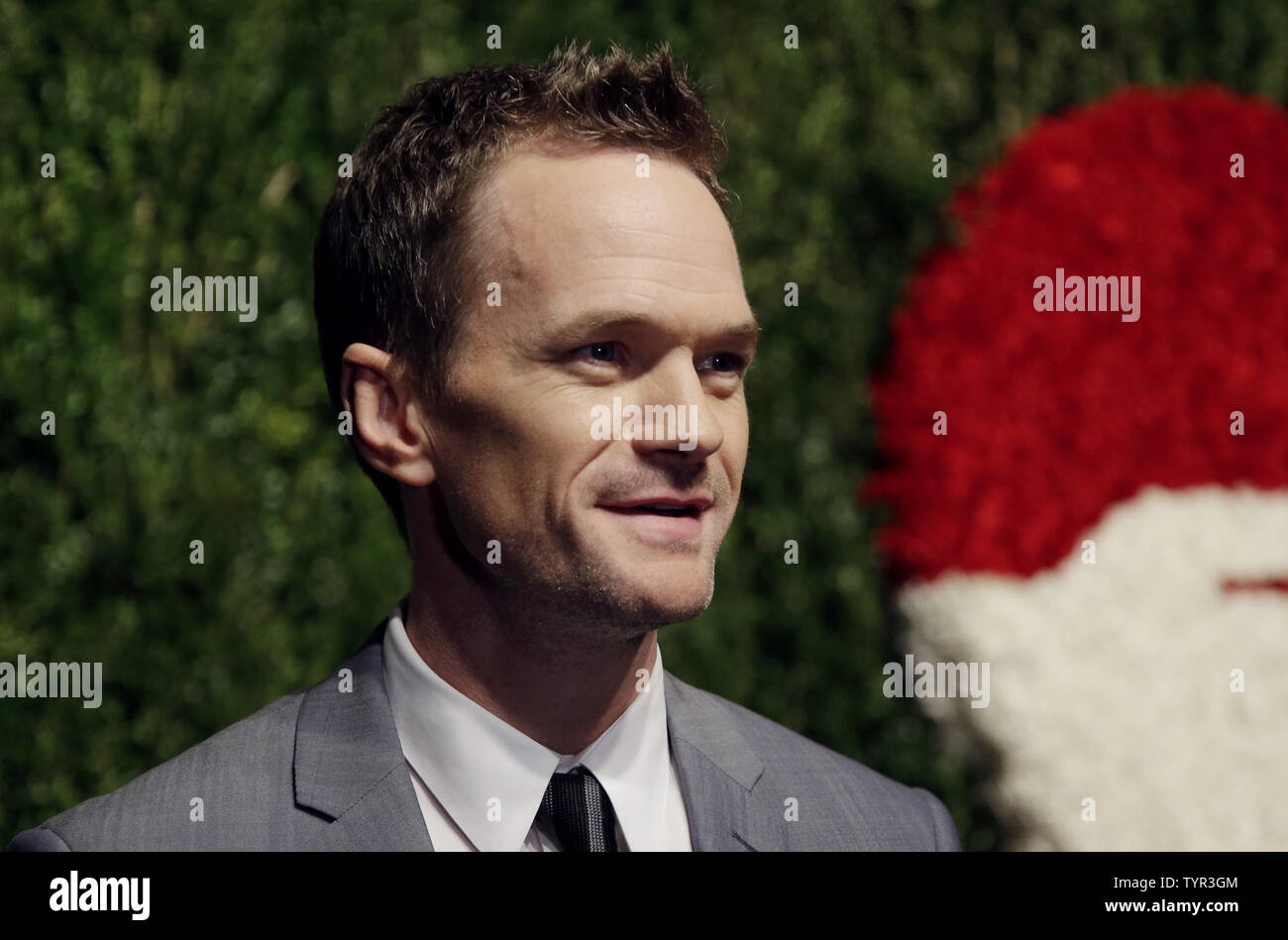 Neil Patrick Harris arrives on the red carpet at God's Love We Deliver ...
