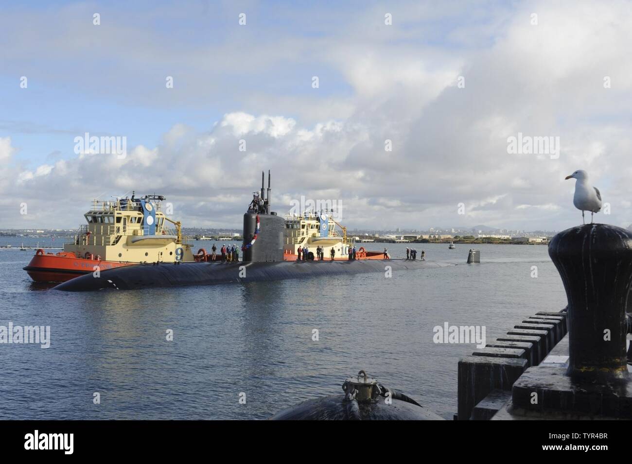 SAN DIEGO (Nov. 21, 2016) – The Los Angeles-class fast attack submarine ...