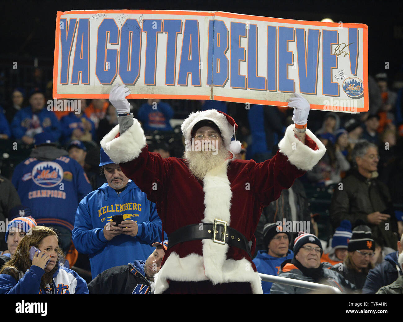 New York Mets fan Santa Claus shows up on Halloween night for game 4 ...