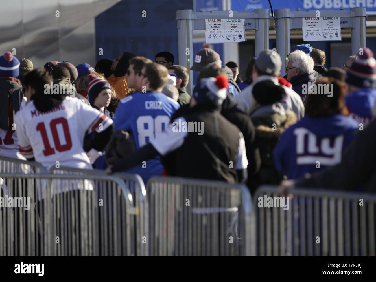 Play checkpoint hi-res stock photography and images - Alamy