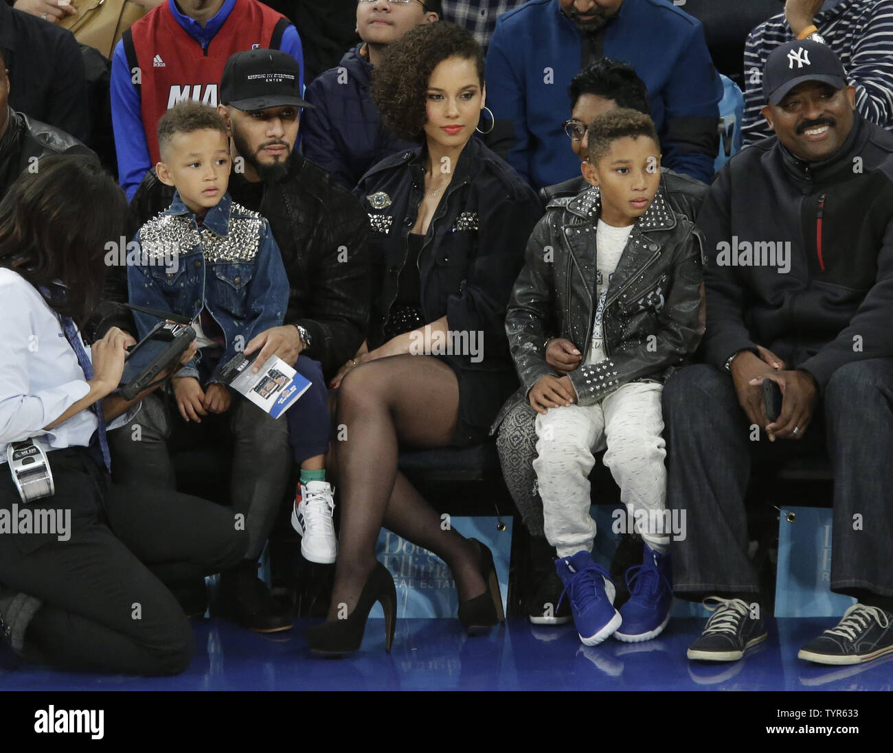 Basketball children new york hi-res stock photography and images - Alamy