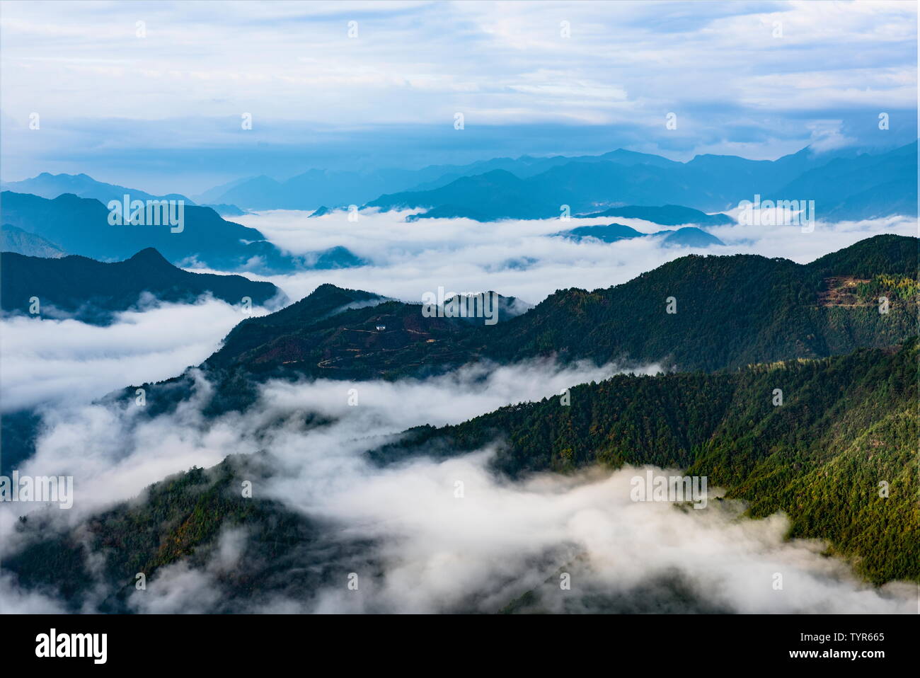 Southern sharp rock clouds Stock Photo - Alamy