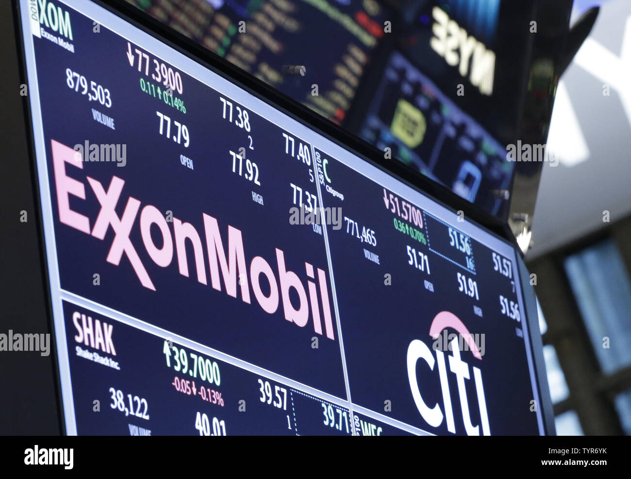 Exxon open hi-res stock photography and images - Alamy