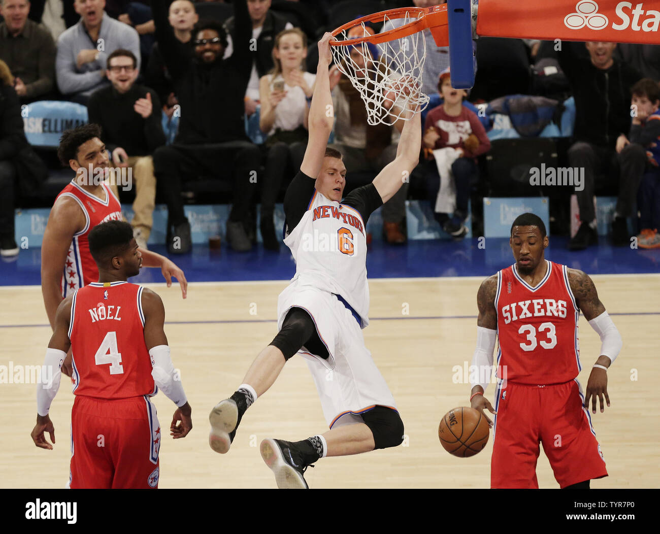 Kristaps porzingis knicks hi-res stock photography and images - Alamy