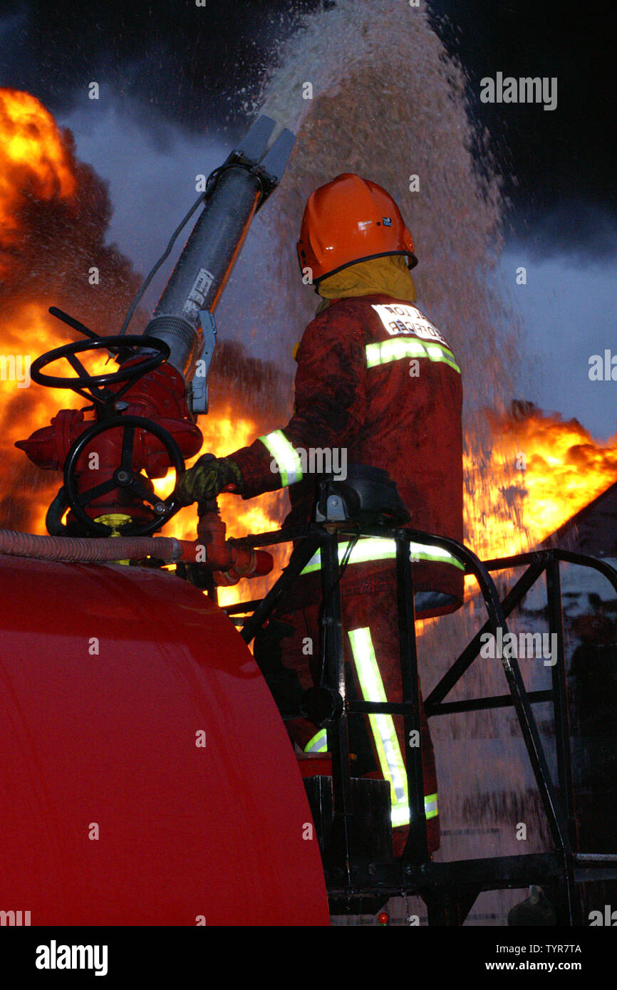 Buncefield fire hi-res stock photography and images - Alamy