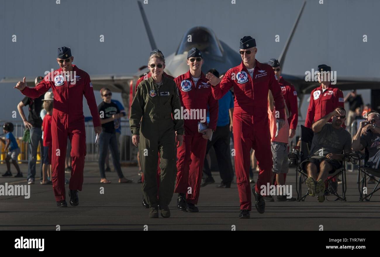 Female usaf fighter pilot hi-res stock photography and images - Alamy